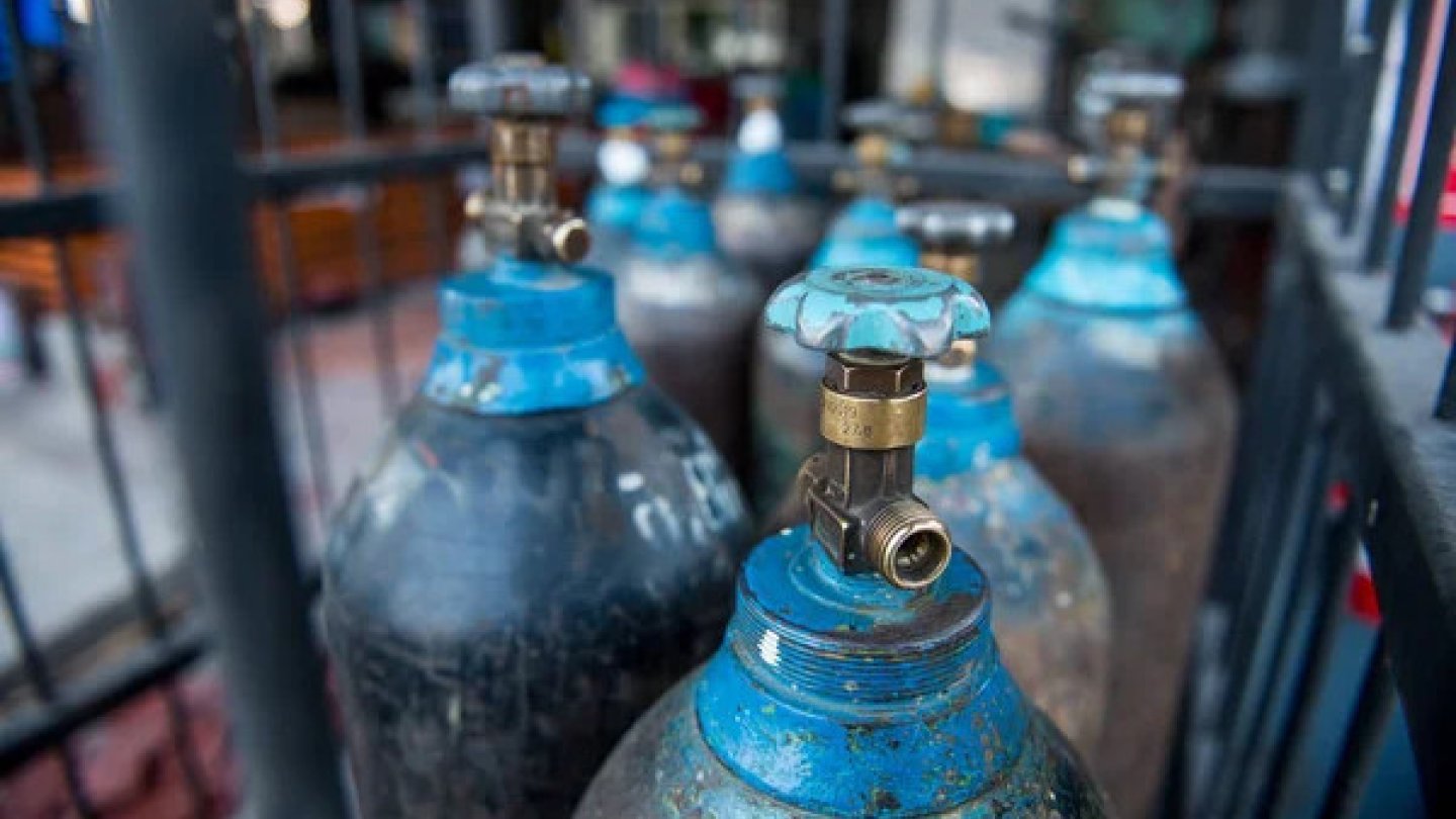 Шесть газовых баллонов вынесли пожарные из зоны отдыха в Жетысуской области