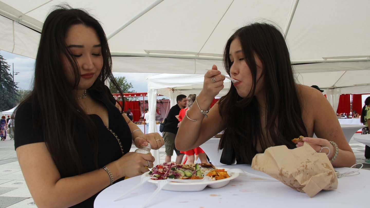 Кушать тако, пить коктейль: фоторепортаж Orda.kz с Almaty Food Fest